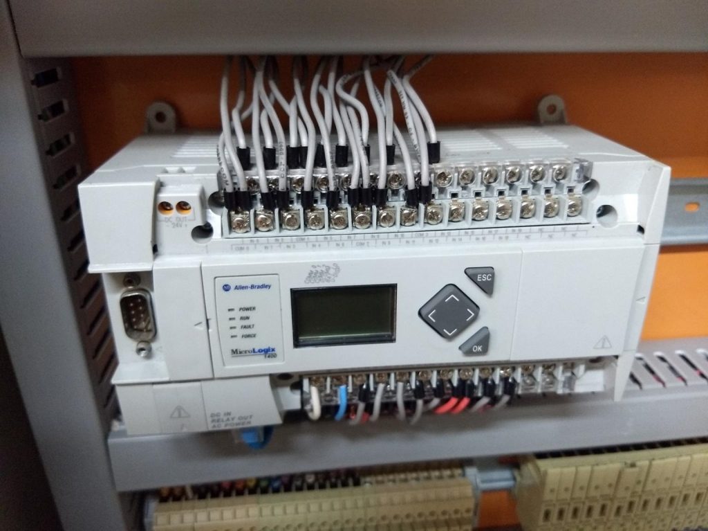 Base Automação - CLP (Controlador Lógico Programável)